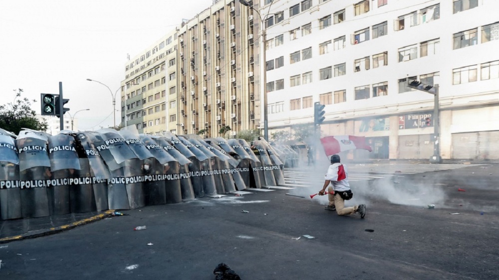Nuevos disturbios en Perú dejan otro muerto y decenas de heridos ...