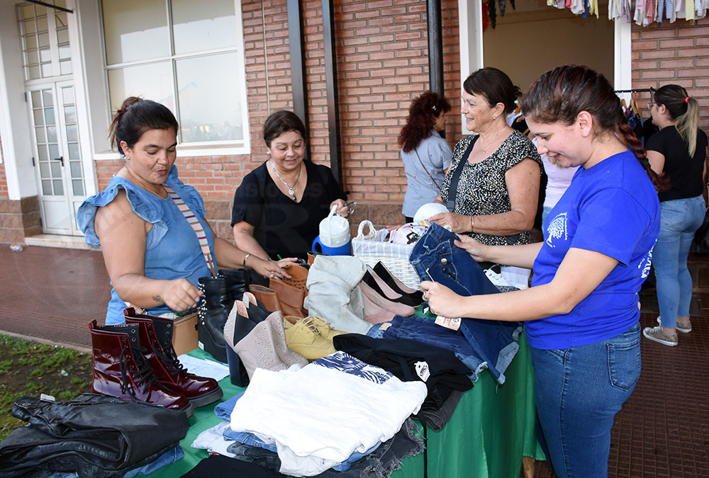 Ropa intervenida y diseños creativos, los protagonistas de la Feria de ...
