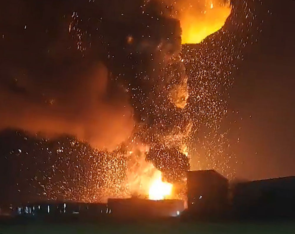 CAOS EN EZEIZA: explosión e incendio en el polo industrial deja al ...